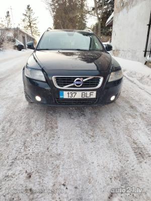 Melns Volvo V50 2011 Narva, ar dzinēja tilpumu 2.00 L un nobraukumu 379 tūkst. km par 3999 €, foto 4 vietnē AUTOMOTO.COM.LV