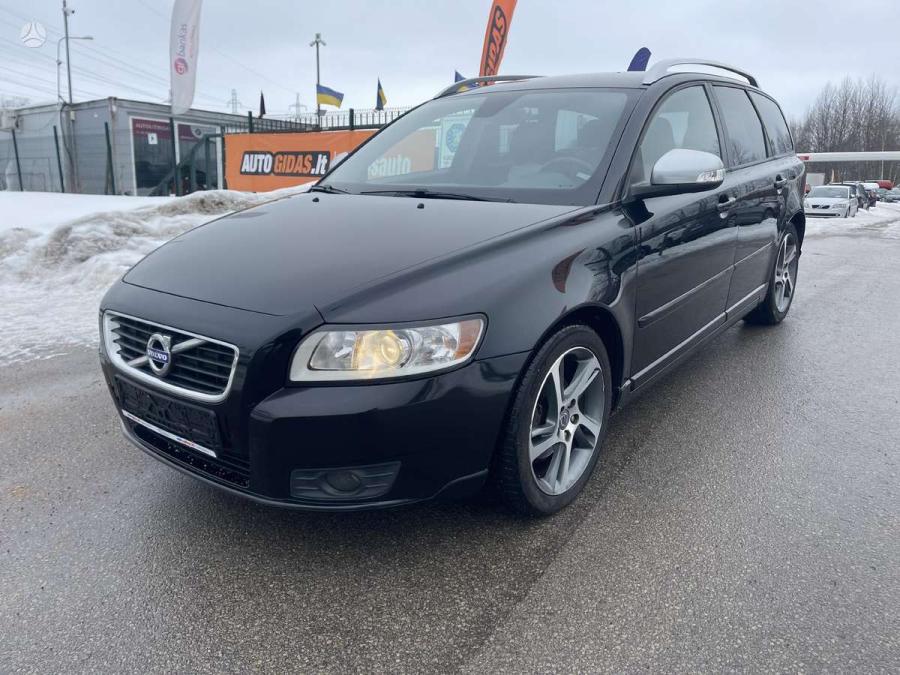 Black Volvo V50 2011 in Kaunas, with an engine capacity of 1.56 L and mileage of 225 thousand km for 3875 €, photo 1 on AUTOMOTO.COM.LV