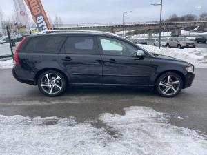 Black Volvo V50 2011 in Kaunas, with an engine capacity of 1.56 L and mileage of 225 thousand km for 3875 €, photo 7 on AUTOMOTO.COM.LV