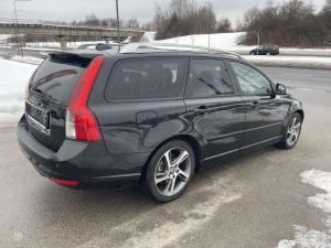 Black Volvo V50 2011 in Kaunas, with an engine capacity of 1.56 L and mileage of 225 thousand km for 3875 €, photo 9 on AUTOMOTO.COM.LV