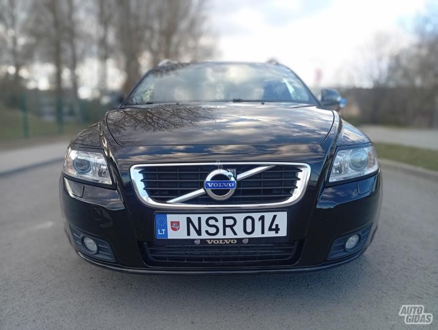 Black Volvo V50 2011 in Vilnius, with an engine capacity of 1.60 L and mileage of 314 thousand km for 3800 €, photo 3 on AUTOMOTO.COM.LV