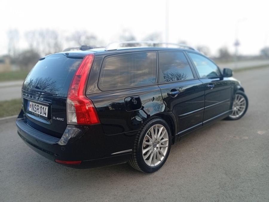 Black Volvo V50 2011 in Vilnius, with an engine capacity of 1.60 L and mileage of 314 thousand km for 3800 €, photo 6 on AUTOMOTO.COM.LV