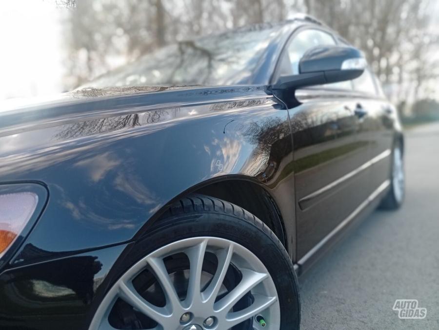 Black Volvo V50 2011 in Vilnius, with an engine capacity of 1.60 L and mileage of 314 thousand km for 3800 €, photo 12 on AUTOMOTO.COM.LV