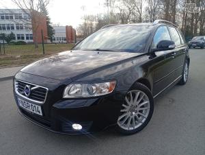Melns Volvo V50 2011 Viļņa, ar dzinēja tilpumu 1.60 L un nobraukumu 316 tūkst. km par 3800 €, foto  vietnē AUTOMOTO.COM.LV