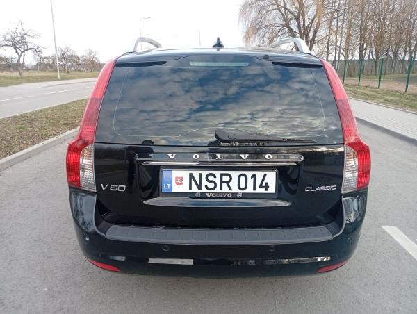 Melns Volvo V50 2011 Viļņa, ar dzinēja tilpumu 1.60 L un nobraukumu 316 tūkst. km par 3800 €, foto 6 vietnē AUTOMOTO.COM.LV