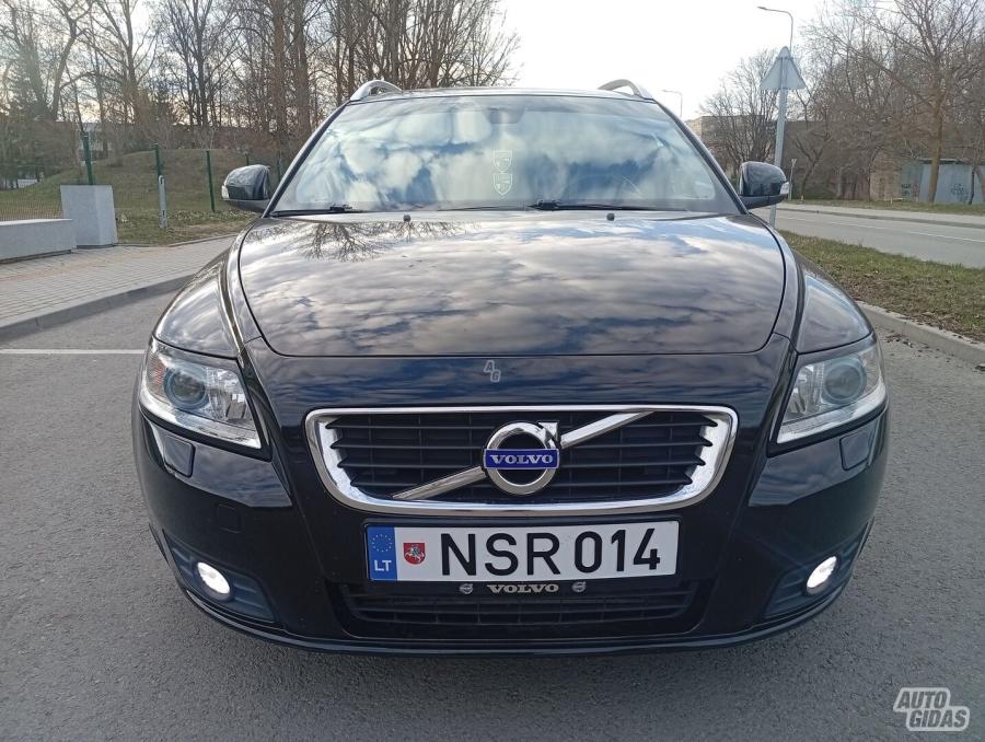 Black Volvo V50 2011 in Vilnius, with an engine capacity of 1.60 L and mileage of 316 thousand km for 3800 €, photo 3 on AUTOMOTO.COM.LV