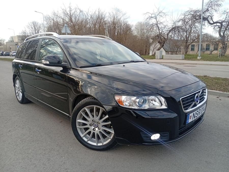 Black Volvo V50 2011 in Vilnius, with an engine capacity of 1.60 L and mileage of 316 thousand km for 3800 €, photo 4 on AUTOMOTO.COM.LV