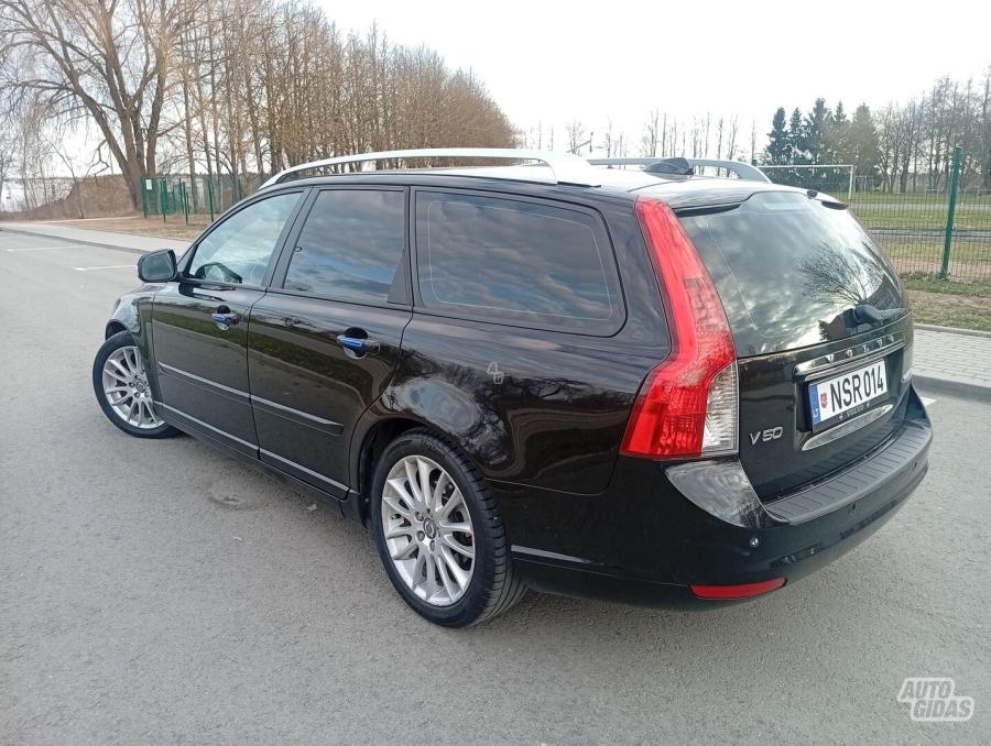Black Volvo V50 2011 in Vilnius, with an engine capacity of 1.60 L and mileage of 316 thousand km for 3800 €, photo 5 on AUTOMOTO.COM.LV