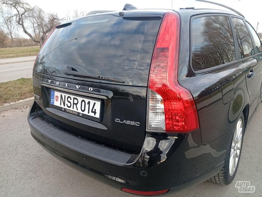 Black Volvo V50 2011 in Vilnius, with an engine capacity of 1.60 L and mileage of 316 thousand km for 3800 €, photo 13 on AUTOMOTO.COM.LV