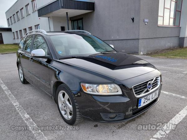 Melns Volvo V50 2011 Paide, ar dzinēja tilpumu 1.60 L un nobraukumu 228 tūkst. km par 4999 €, foto 2 vietnē AUTOMOTO.COM.LV