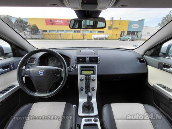 Melns Volvo V50 2011 Paide, ar dzinēja tilpumu 1.60 L un nobraukumu 228 tūkst. km par 4999 €, foto 8 vietnē AUTOMOTO.COM.LV