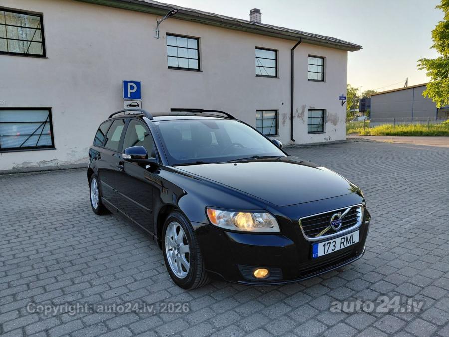 Melns Volvo V50 2011 Paide, ar dzinēja tilpumu 1.60 L un nobraukumu 210 tūkst. km par 4999 €, foto 3 vietnē AUTOMOTO.COM.LV