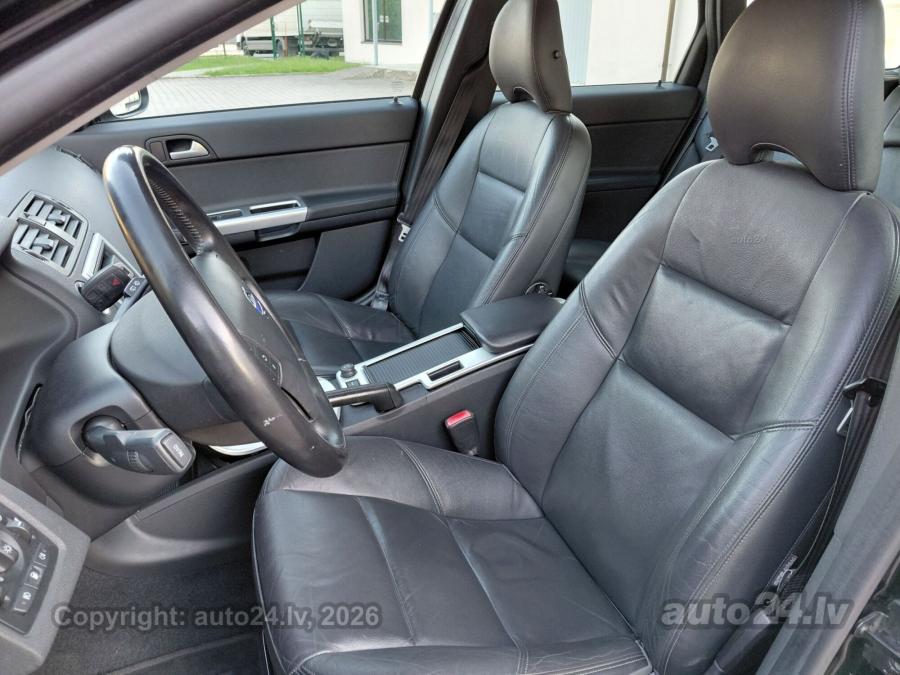 Melns Volvo V50 2011 Paide, ar dzinēja tilpumu 1.60 L un nobraukumu 210 tūkst. km par 4999 €, foto 11 vietnē AUTOMOTO.COM.LV
