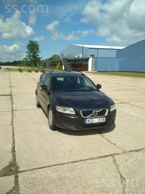 Black Volvo V50 2011 in Riga, with an engine capacity of 1.60 L and mileage of 310 thousand km for 2950 €, photo  on AUTOMOTO.COM.LV