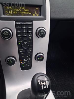 Melns Volvo V50 2011 Rēzekne, ar dzinēja tilpumu 1.60 L un nobraukumu 237 tūkst. km par 2600 €, foto 5 vietnē AUTOMOTO.COM.LV