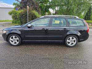 Melns Volvo V50 2011 Paide, ar dzinēja tilpumu 1.60 L un nobraukumu 228 tūkst. km par 4750 €, foto 4 vietnē AUTOMOTO.COM.LV