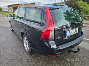 Melns Volvo V50 2011 Paide, ar dzinēja tilpumu 1.60 L un nobraukumu 228 tūkst. km par 4750 €, foto 5 vietnē AUTOMOTO.COM.LV