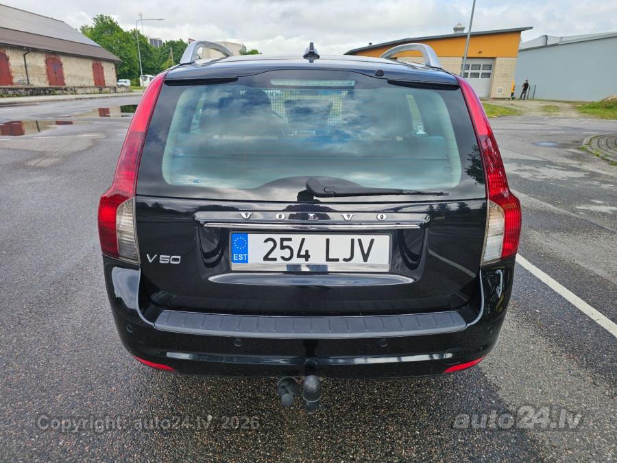 Melns Volvo V50 2011 Paide, ar dzinēja tilpumu 1.60 L un nobraukumu 228 tūkst. km par 4750 €, foto 6 vietnē AUTOMOTO.COM.LV