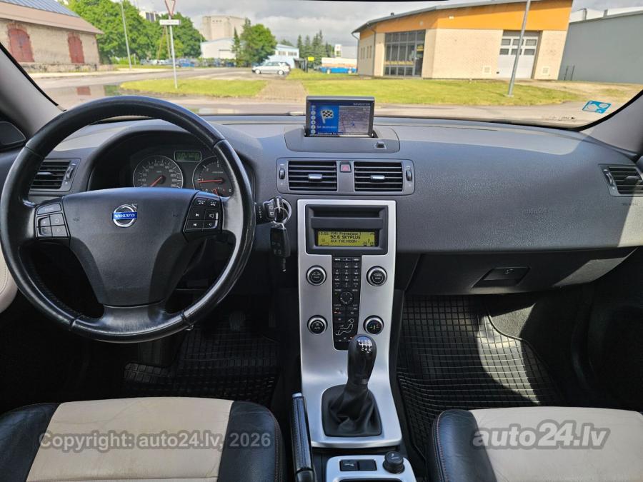 Melns Volvo V50 2011 Paide, ar dzinēja tilpumu 1.60 L un nobraukumu 228 tūkst. km par 4750 €, foto 9 vietnē AUTOMOTO.COM.LV