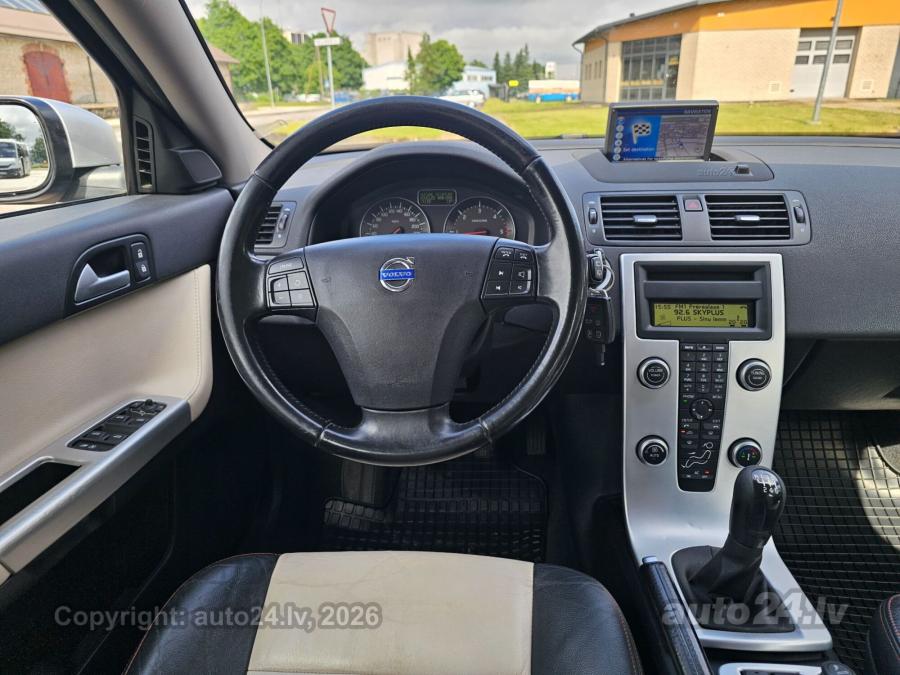 Melns Volvo V50 2011 Paide, ar dzinēja tilpumu 1.60 L un nobraukumu 228 tūkst. km par 4750 €, foto 10 vietnē AUTOMOTO.COM.LV