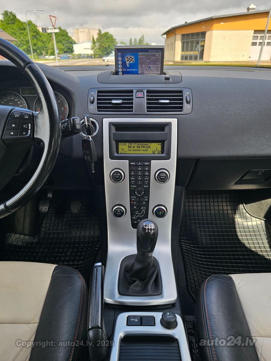 Melns Volvo V50 2011 Paide, ar dzinēja tilpumu 1.60 L un nobraukumu 228 tūkst. km par 4750 €, foto 11 vietnē AUTOMOTO.COM.LV