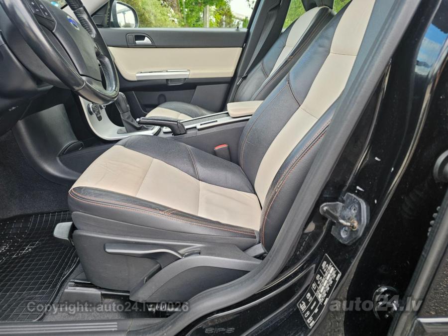 Melns Volvo V50 2011 Paide, ar dzinēja tilpumu 1.60 L un nobraukumu 228 tūkst. km par 4750 €, foto 13 vietnē AUTOMOTO.COM.LV