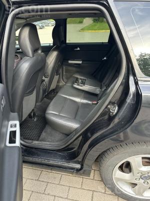 Black Volvo V50 2011 in Riga, with an engine capacity of 1.60 L and mileage of 328 thousand km for 2999 €, photo 6 on AUTOMOTO.COM.LV