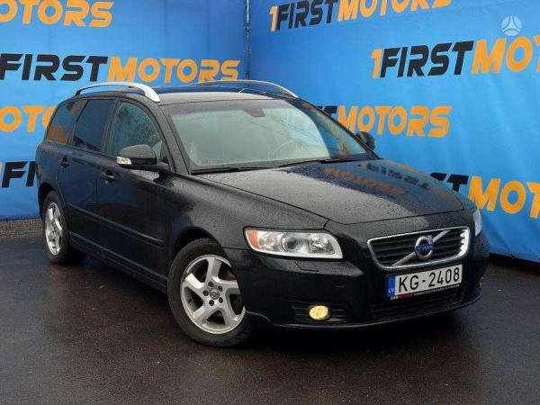 Black Volvo V50 2011 in Riga, with an engine capacity of 1.56 L and mileage of 253 thousand km for 2950 €, photo 4 on AUTOMOTO.COM.LV