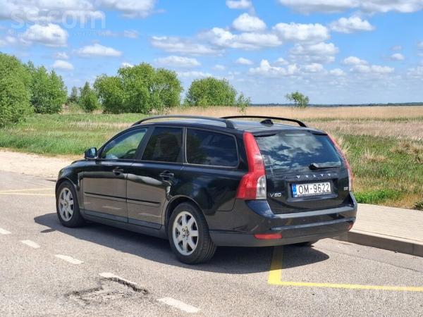 Black Volvo V50 2011 in Liepaja, with an engine capacity of 1.60 L and mileage of 194 thousand km for 3300 €, photo 3 on AUTOMOTO.COM.LV