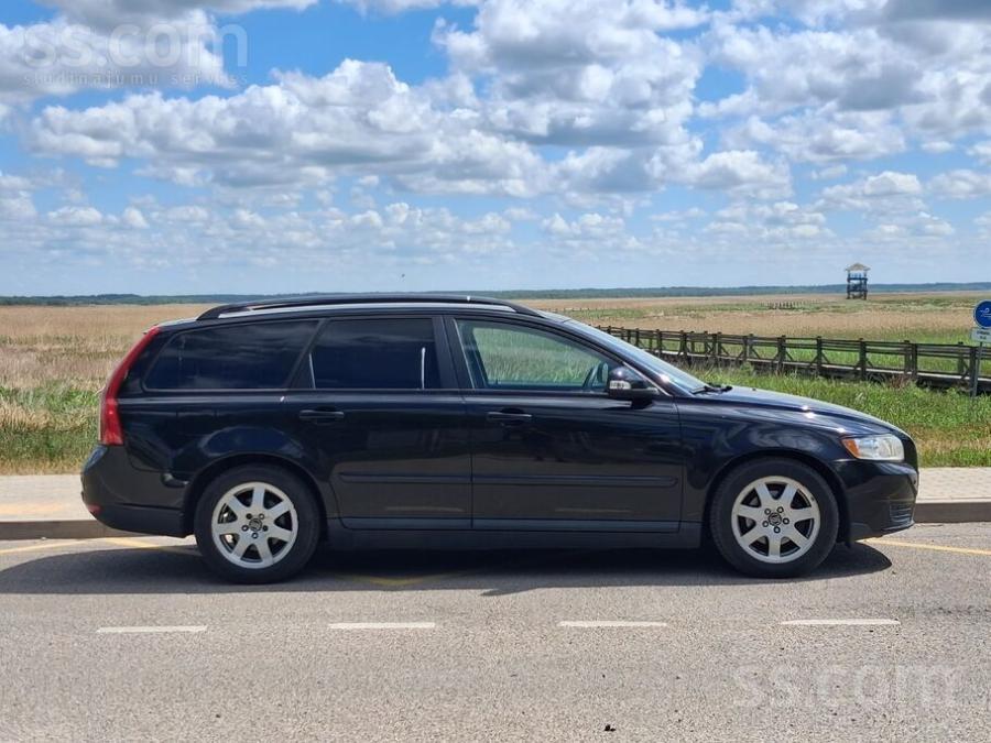 Melns Volvo V50 2011 Liepāja, ar dzinēja tilpumu 1.60 L un nobraukumu 194 tūkst. km par 3300 €, foto 6 vietnē AUTOMOTO.COM.LV