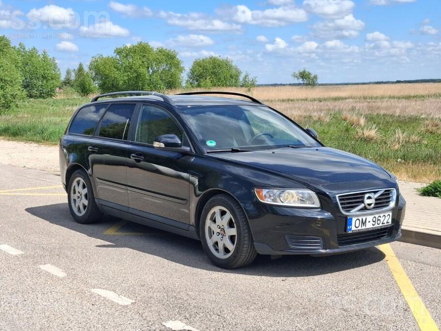 Melns Volvo V50 2011 Liepāja, ar dzinēja tilpumu 1.60 L un nobraukumu 194 tūkst. km par 3300 €, foto 7 vietnē AUTOMOTO.COM.LV