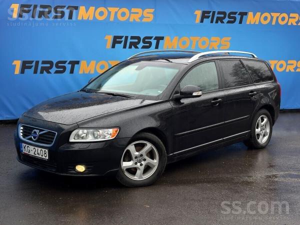 Black Volvo V50 2011 in Riga, with an engine capacity of 1.60 L and mileage of 253 thousand km for 3350 €, photo 1 on AUTOMOTO.COM.LV
