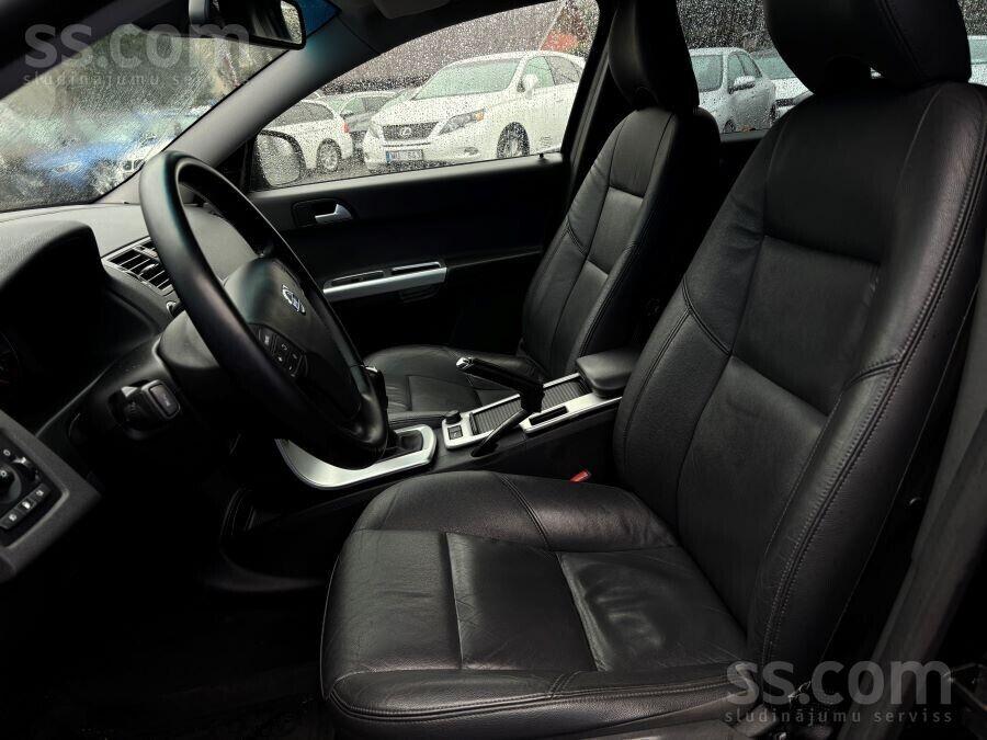 Melns Volvo V50 2011 Rīga, ar dzinēja tilpumu 1.60 L un nobraukumu 253 tūkst. km par 3350 €, foto 7 vietnē AUTOMOTO.COM.LV