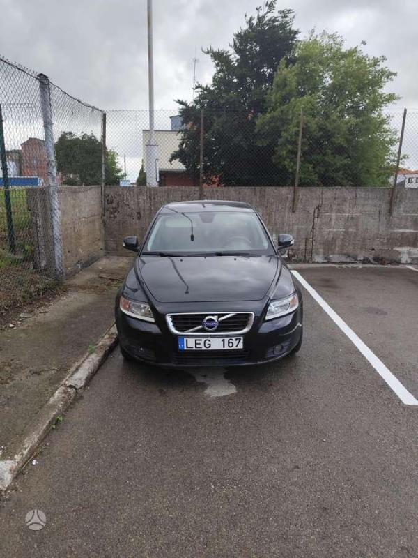 Melns Volvo V50 2011 Klaipėda, ar dzinēja tilpumu 2.00 L un nobraukumu 299 tūkst. km par 800 €, foto 2 vietnē AUTOMOTO.COM.LV