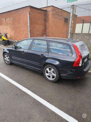 Black Volvo V50 2011 in Klaipeda, with an engine capacity of 2.00 L and mileage of 299 thousand km for 800 €, photo 7 on AUTOMOTO.COM.LV