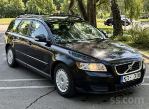 Black Volvo V50 2011 in Riga, with an engine capacity of 1.60 L and mileage of 310 thousand km for 2490 €, photo  on AUTOMOTO.COM.LV