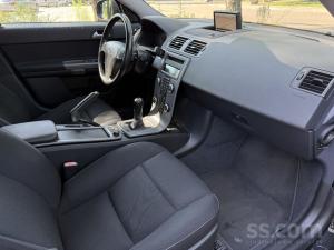 Black Volvo V50 2011 in Riga, with an engine capacity of 1.60 L and mileage of 310 thousand km for 2490 €, photo 14 on AUTOMOTO.COM.LV