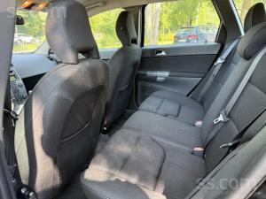 Black Volvo V50 2011 in Riga, with an engine capacity of 1.60 L and mileage of 310 thousand km for 2490 €, photo 19 on AUTOMOTO.COM.LV