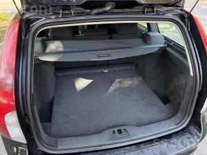 Black Volvo V50 2011 in Riga, with an engine capacity of 1.60 L and mileage of 310 thousand km for 2490 €, photo 21 on AUTOMOTO.COM.LV