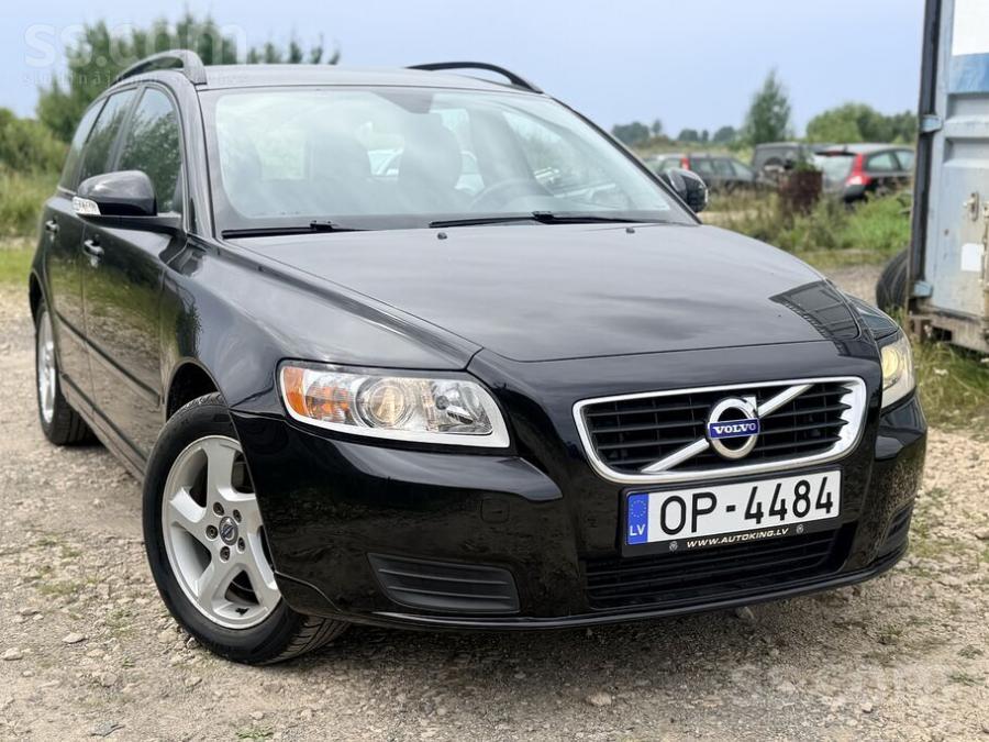 Melns Volvo V50 2011 Rīga, ar dzinēja tilpumu 2.00 L un nobraukumu 208 tūkst. km par 4995 €, foto 1 vietnē AUTOMOTO.COM.LV