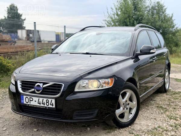 Melns Volvo V50 2011 Rīga, ar dzinēja tilpumu 2.00 L un nobraukumu 208 tūkst. km par 4995 €, foto 3 vietnē AUTOMOTO.COM.LV