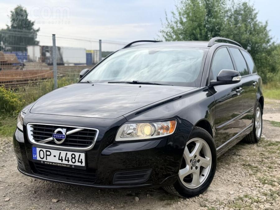 Melns Volvo V50 2011 Rīga, ar dzinēja tilpumu 2.00 L un nobraukumu 208 tūkst. km par 4995 €, foto 4 vietnē AUTOMOTO.COM.LV