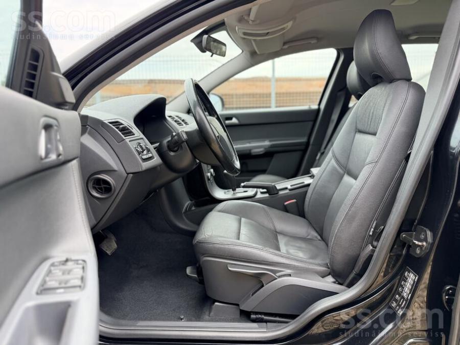 Melns Volvo V50 2011 Rīga, ar dzinēja tilpumu 2.00 L un nobraukumu 208 tūkst. km par 4995 €, foto 9 vietnē AUTOMOTO.COM.LV