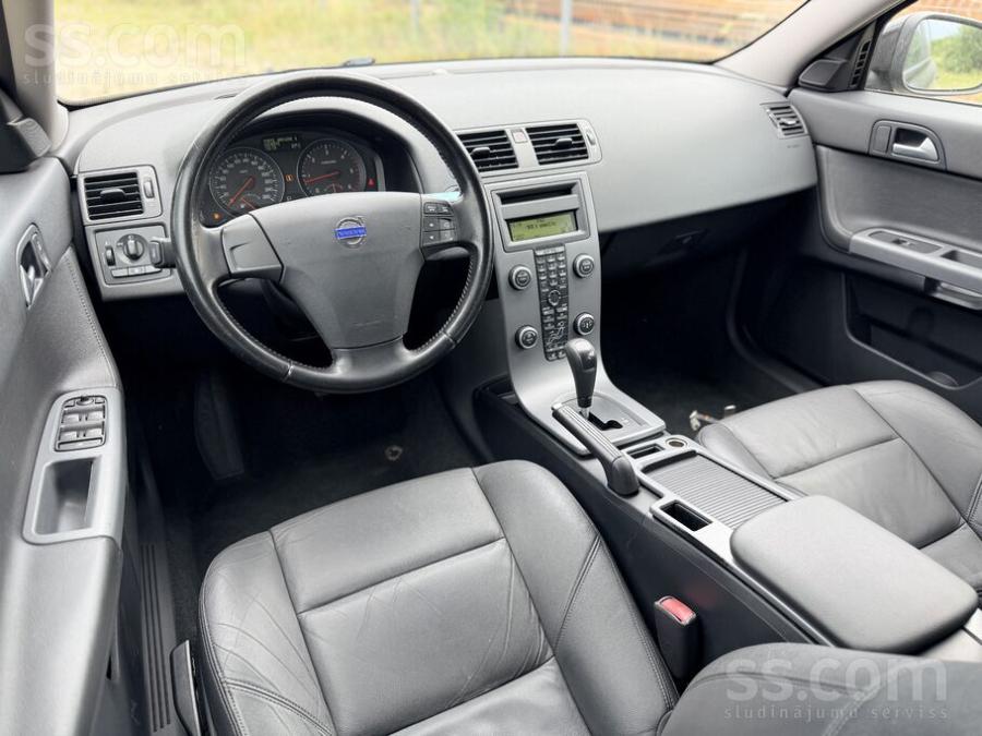 Melns Volvo V50 2011 Rīga, ar dzinēja tilpumu 2.00 L un nobraukumu 208 tūkst. km par 4995 €, foto 12 vietnē AUTOMOTO.COM.LV
