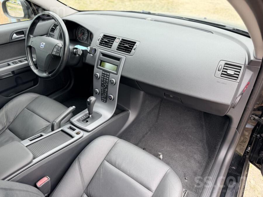 Melns Volvo V50 2011 Rīga, ar dzinēja tilpumu 2.00 L un nobraukumu 208 tūkst. km par 4995 €, foto 15 vietnē AUTOMOTO.COM.LV