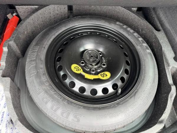 Melns Volvo V50 2011 Rīga, ar dzinēja tilpumu 2.00 L un nobraukumu 208 tūkst. km par 4995 €, foto 6 vietnē AUTOMOTO.COM.LV