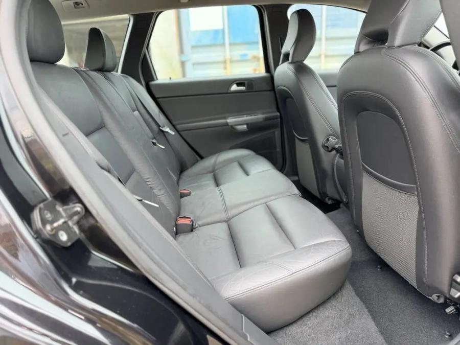 Melns Volvo V50 2011 Rīga, ar dzinēja tilpumu 2.00 L un nobraukumu 208 tūkst. km par 4995 €, foto 13 vietnē AUTOMOTO.COM.LV