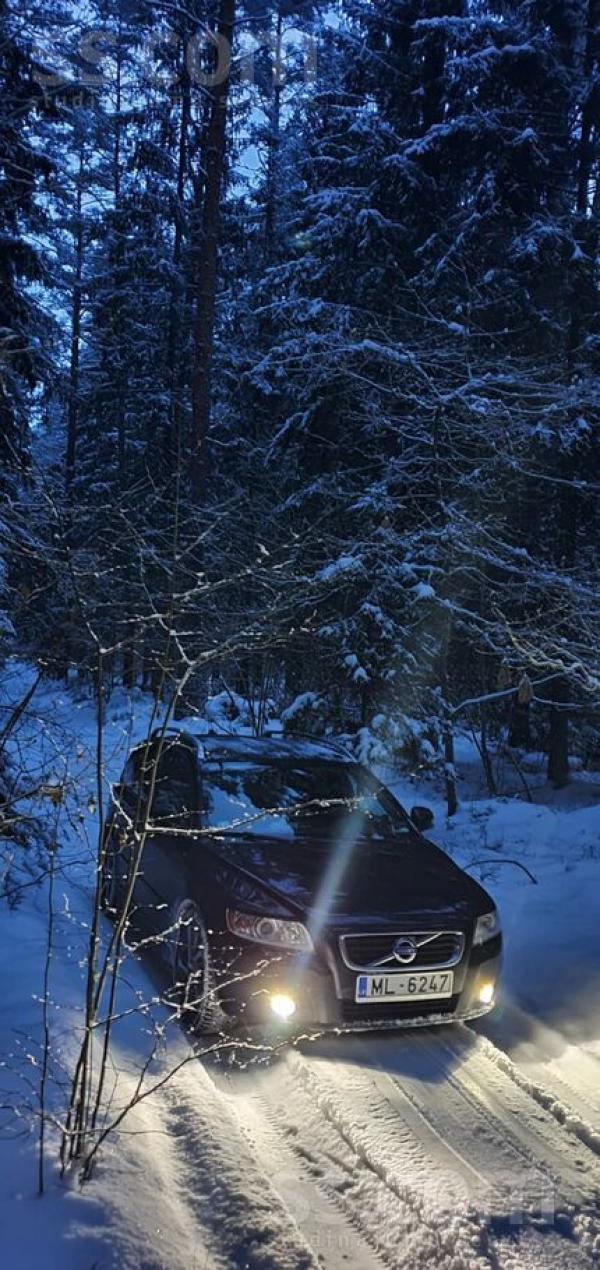 Melns Volvo V50 2011 Rīga, ar dzinēja tilpumu 1.60 L un nobraukumu 333 tūkst. km par 3980 €, foto 7 vietnē AUTOMOTO.COM.LV