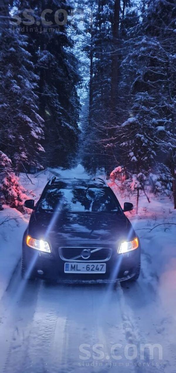 Melns Volvo V50 2011 Rīga, ar dzinēja tilpumu 1.60 L un nobraukumu 333 tūkst. km par 3980 €, foto 8 vietnē AUTOMOTO.COM.LV