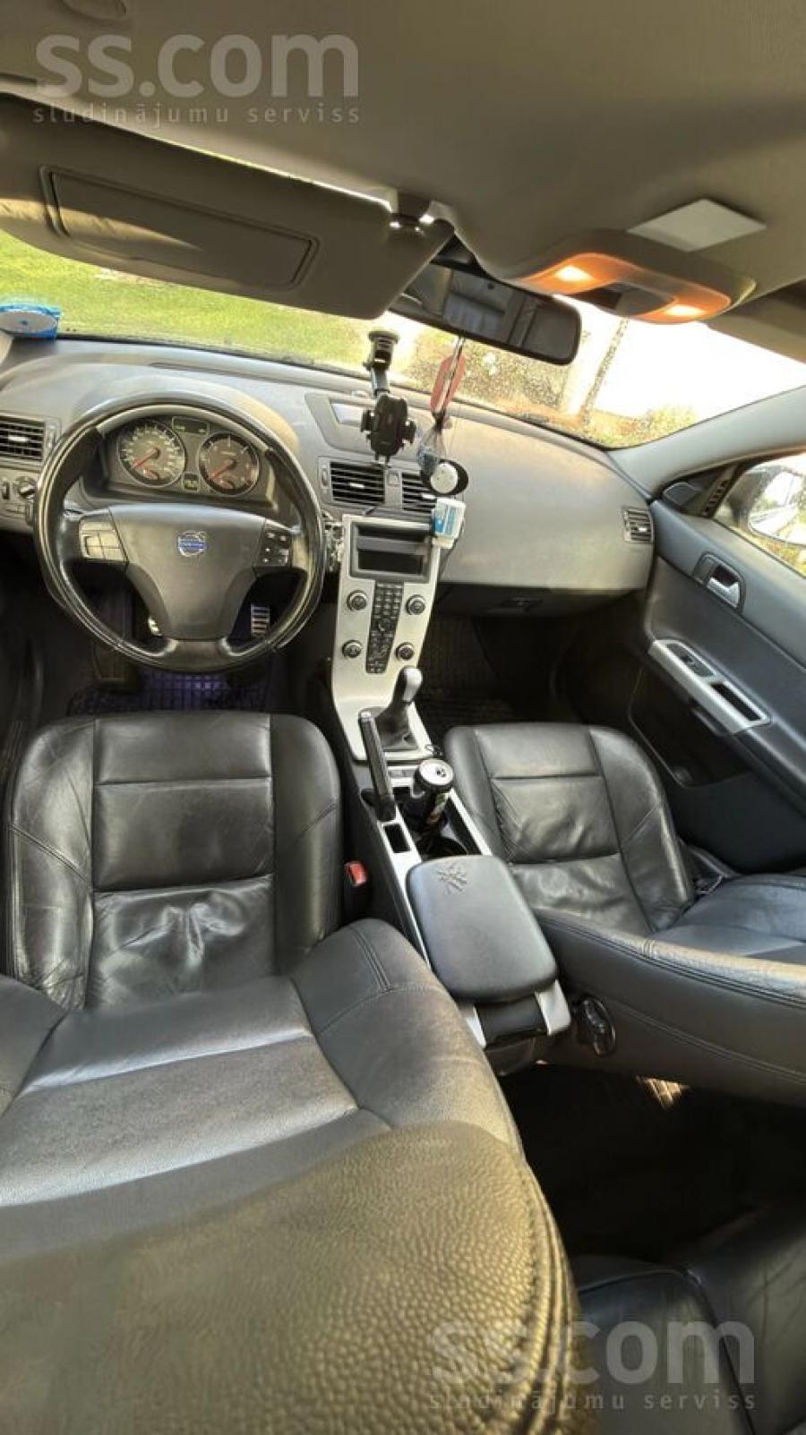 Melns Volvo V50 2011 Rīga, ar dzinēja tilpumu 1.60 L un nobraukumu 333 tūkst. km par 3980 €, foto 13 vietnē AUTOMOTO.COM.LV